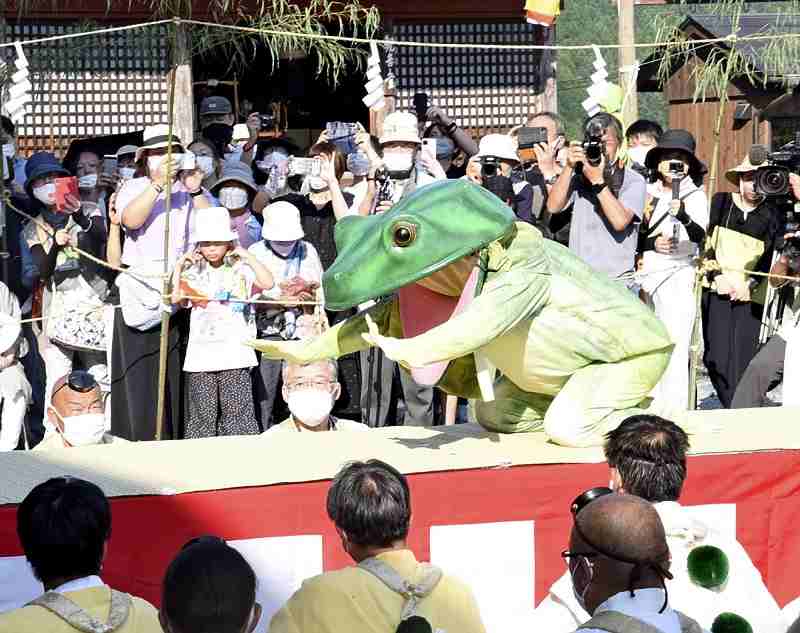 Leap of faith: Frog parade returns to Nara temple - Asia News ...