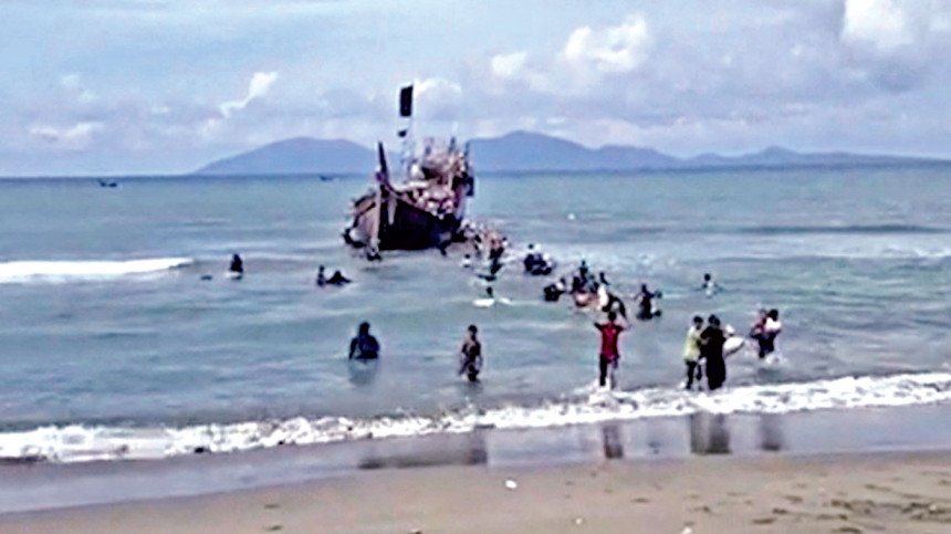 Boat with 185 Rohingya refugees land in Aceh - Asia News NetworkAsia ...