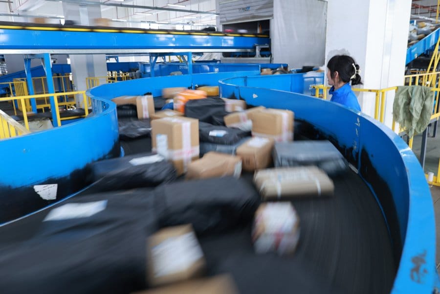 China's parcel delivery sector continues to grow - Asia News ...