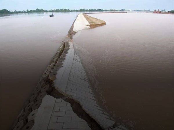 Mekong embankment collapses, farmlands flooded - Asia News NetworkAsia ...