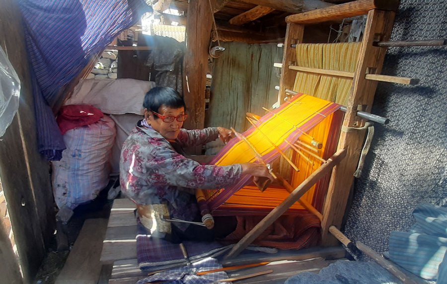 Bhutanese Sithar Lhamo, oldest weaver of Khoma - Asia News NetworkAsia ...