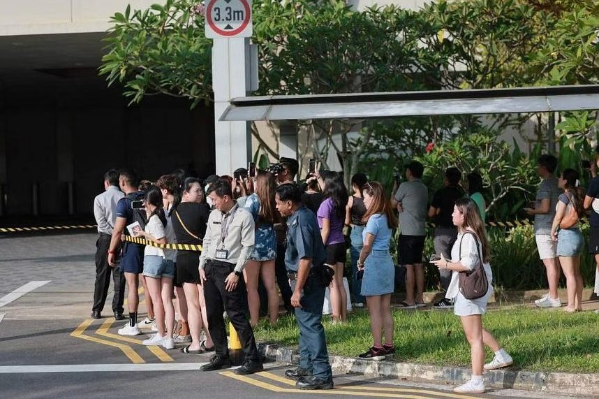 Taylor Swift lands in Singapore ahead of first concert on March 2 ...