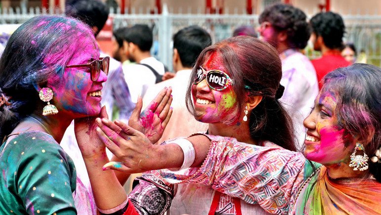 Holi 2024 in pictures: Festival of colours celebrated at Dhakeshwari ...