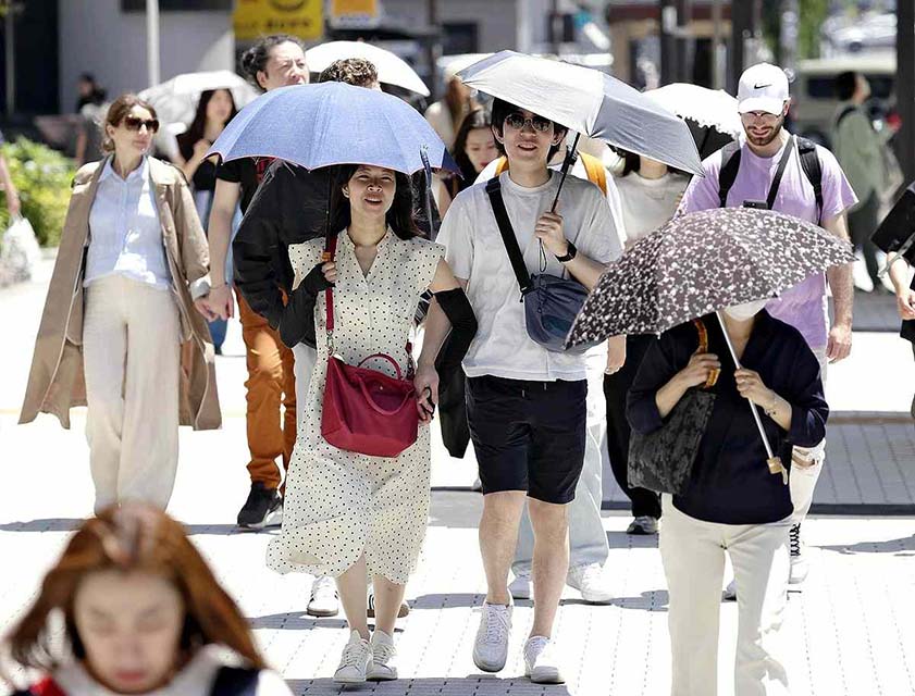 Temperatures soar to midsummer levels across Japan - Asia News ...