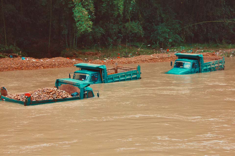 Weather anomaly causes deadly flash flooding, lahars in West Sumatra ...