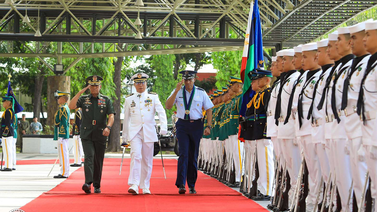 US military chief meets Filipino counterpart in Manila as intel pact takes shape - Asia News ...