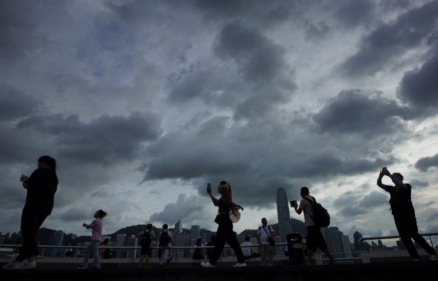Hong Kong hoists T8 storm signal as it braces for Super Typhoon Yagi ...
