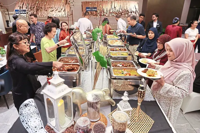 Ramadan buffet features traditional Malay and Indonesian dishes - Asia ...