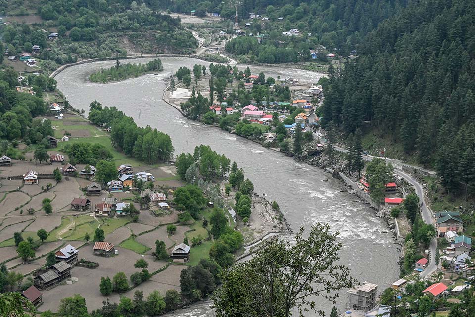 India shuts Baglihar dam spillways amid water treaty suspension ...