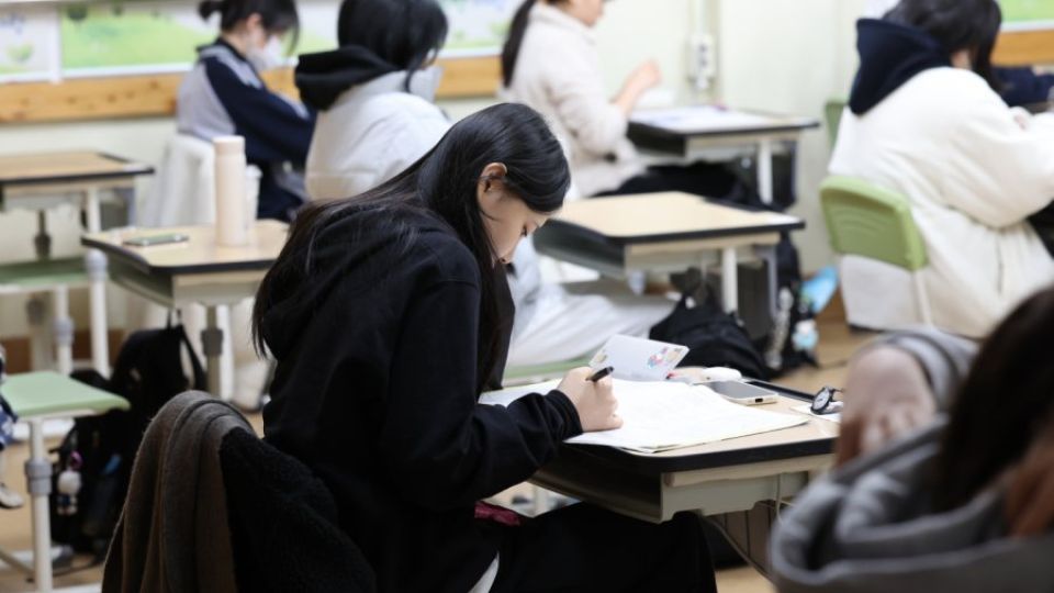 Suneung without 'killer questions' still not easy, results show - Asia ...