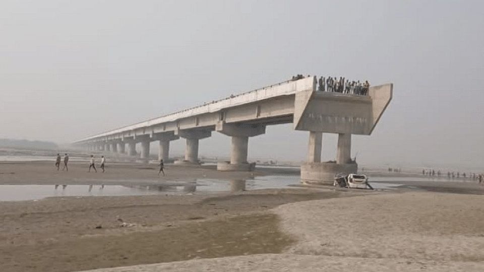 Misled by Google Maps, 3 men die after driving their car off incomplete ...