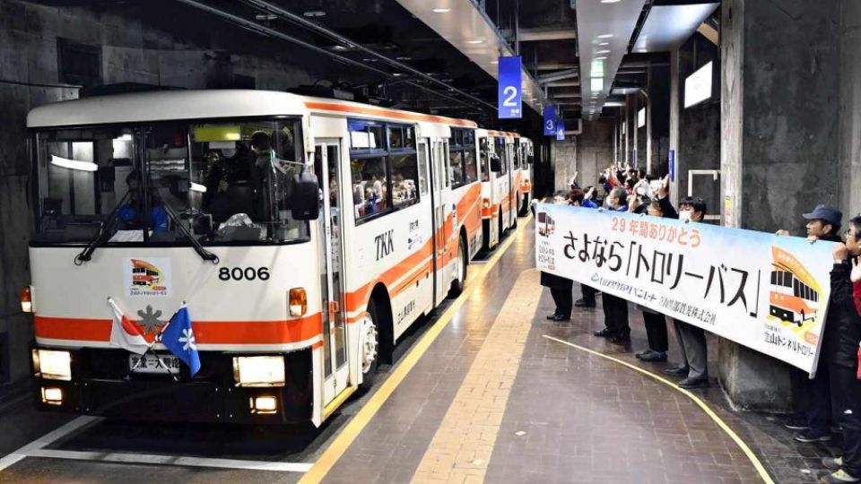 Tateyama tunnel trolleybus decommissioning marks end of history of post ...