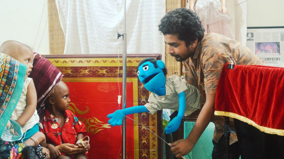 Bangladesh puppet theatre uses fun to teach kids real-life lessons ...