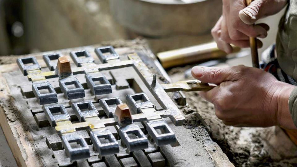 Japanese brass foundry retains lustre; delights eyes with unique ornaments, decorations - Asia ...