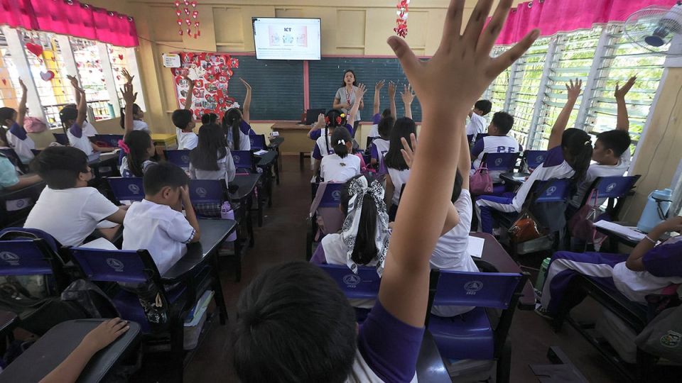 Philippine Department of Education eyes new learning model to boost ...
